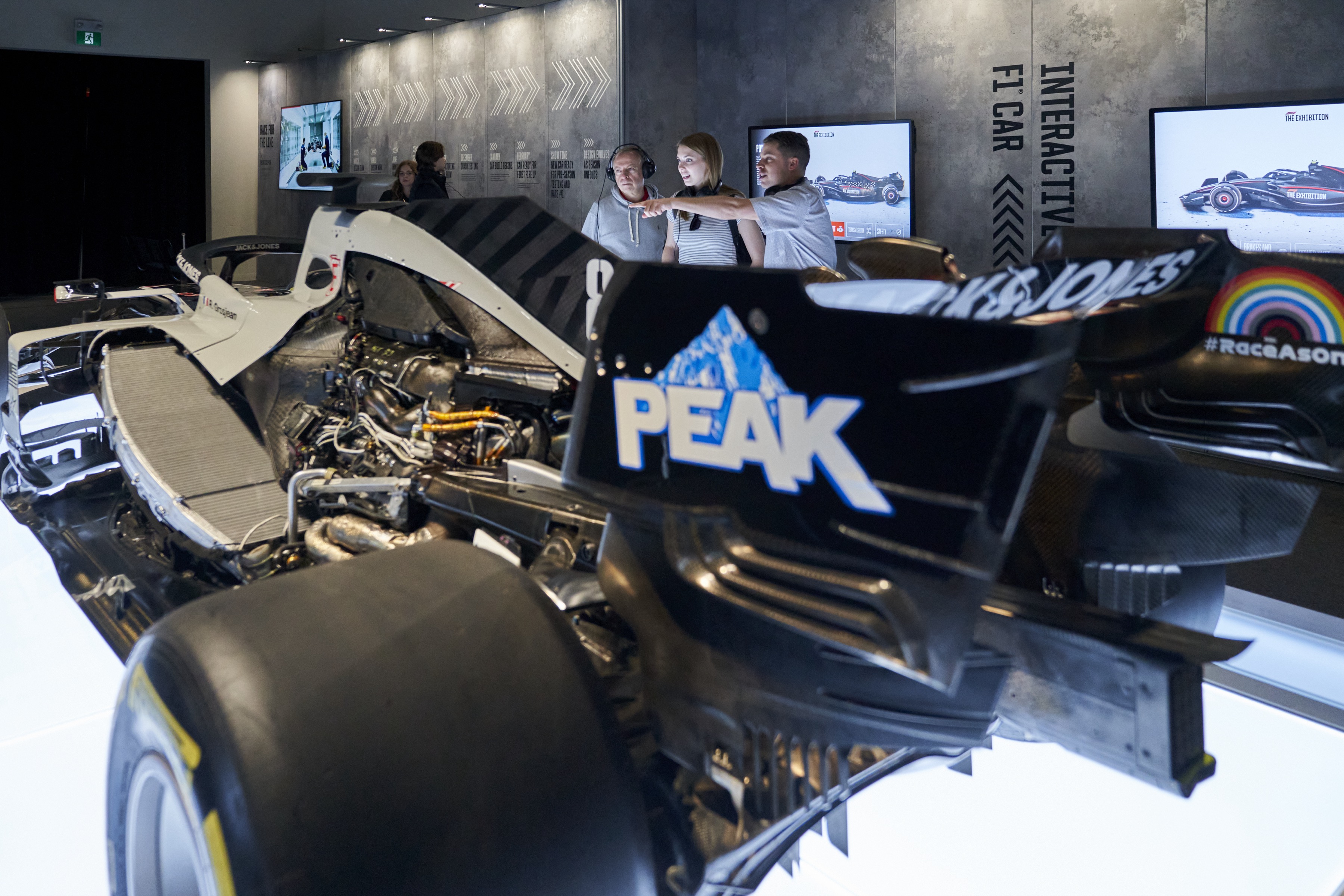 Formula 1 Exhibition in Toronto extended until mid-September – Empty Tank