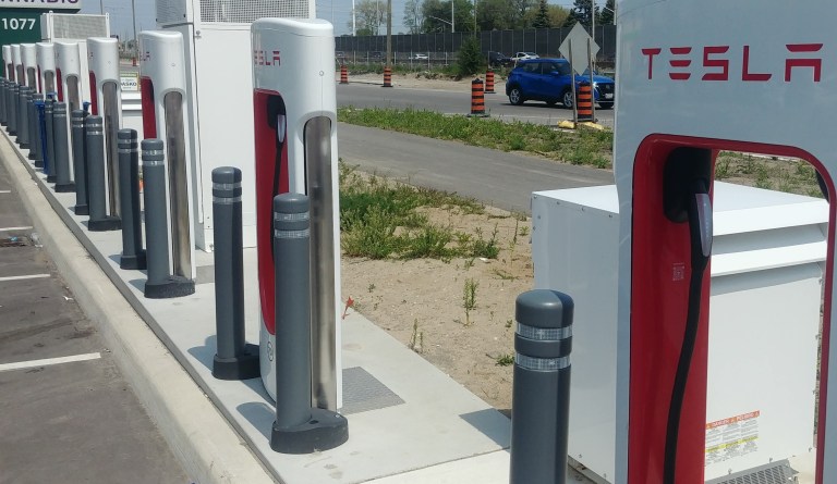 What federal and provincial EV rebates are available in Canada? – Empty ...