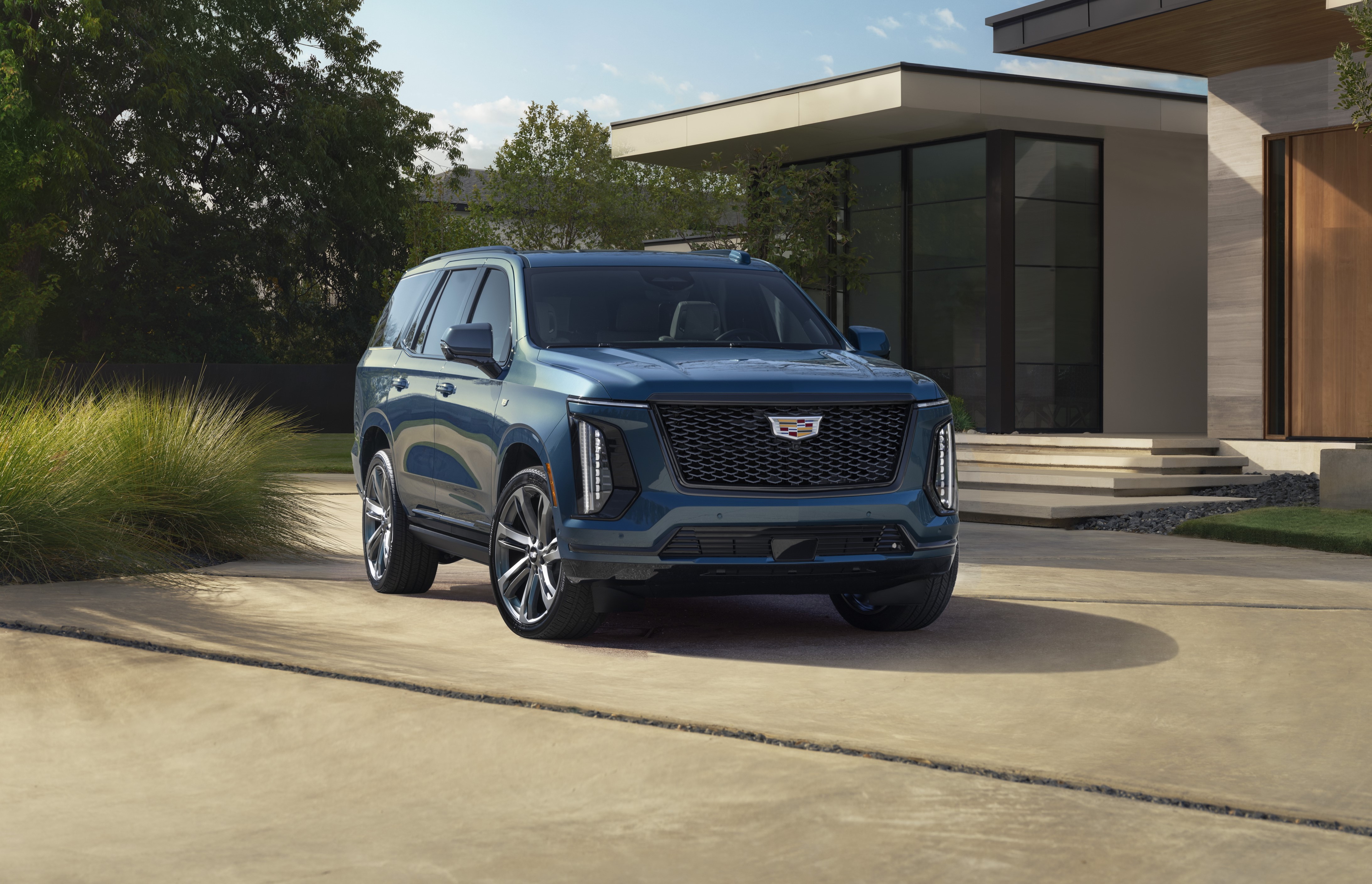 2025 Cadillac Escalade available with rims up to 24 inches – Empty Tank