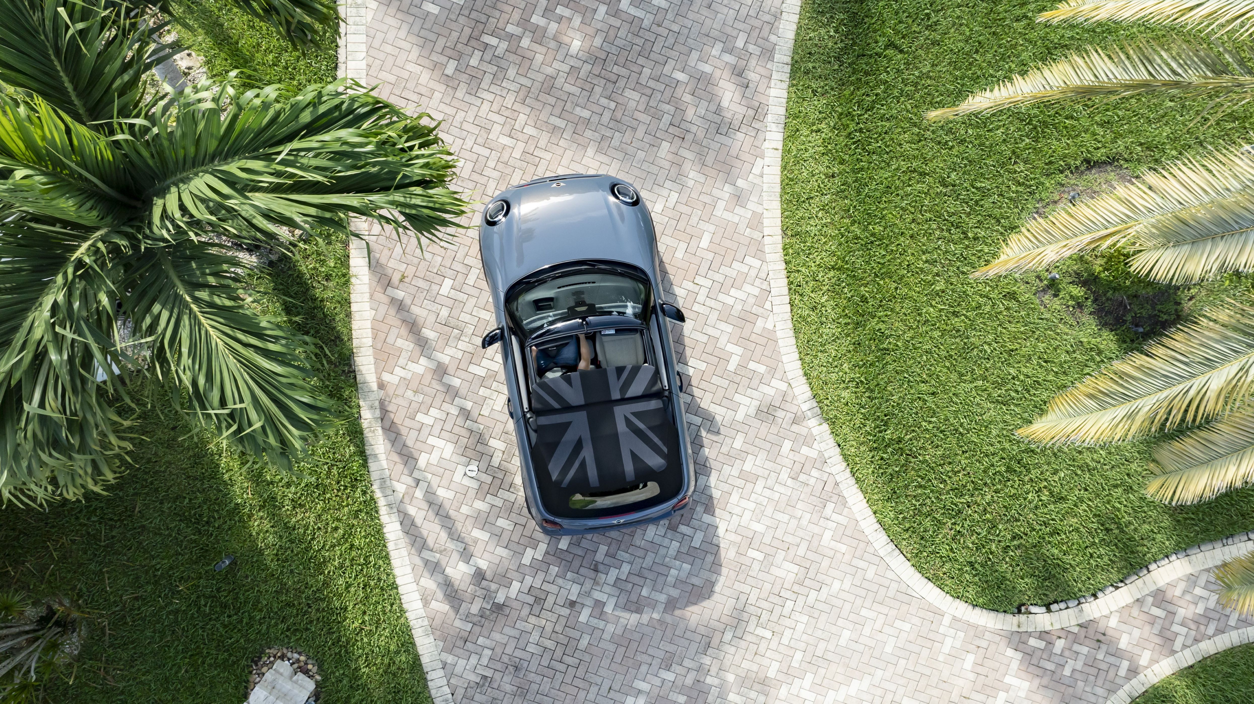 Mini Cooper Convertible joins the next generation – Empty Tank