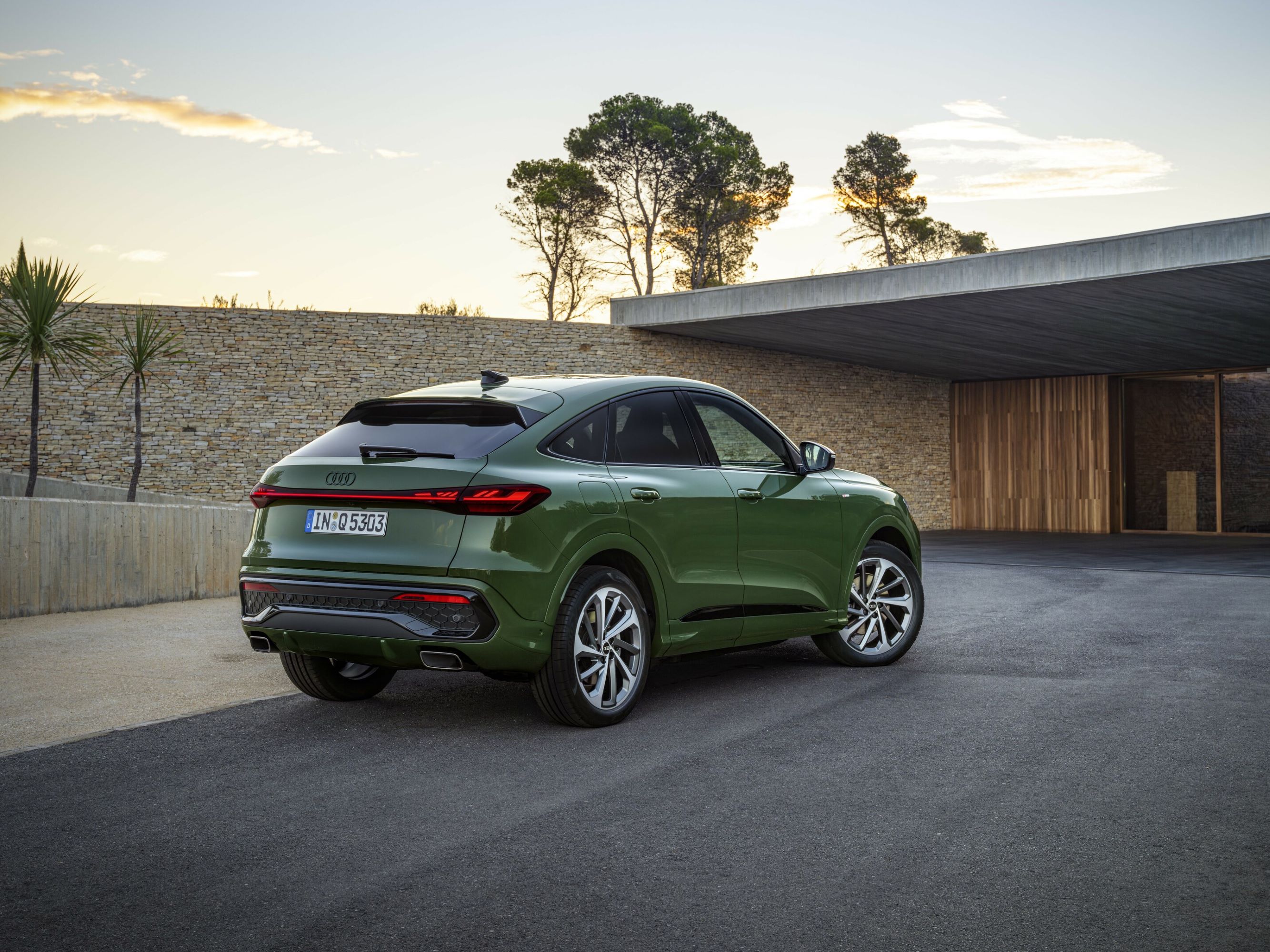 Audi introduces all-new Q5 Sportback coupe-like SUV – Empty Tank