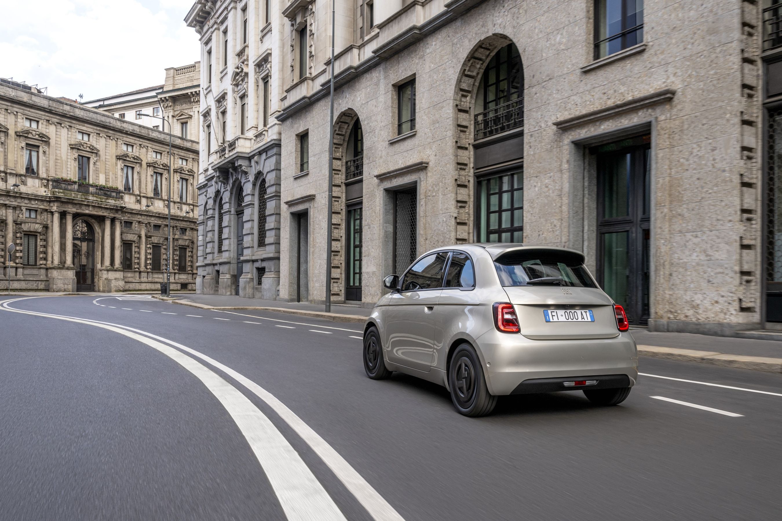 Fiat goes for style with 500e Giorgio Armani Collector’s Edition ...