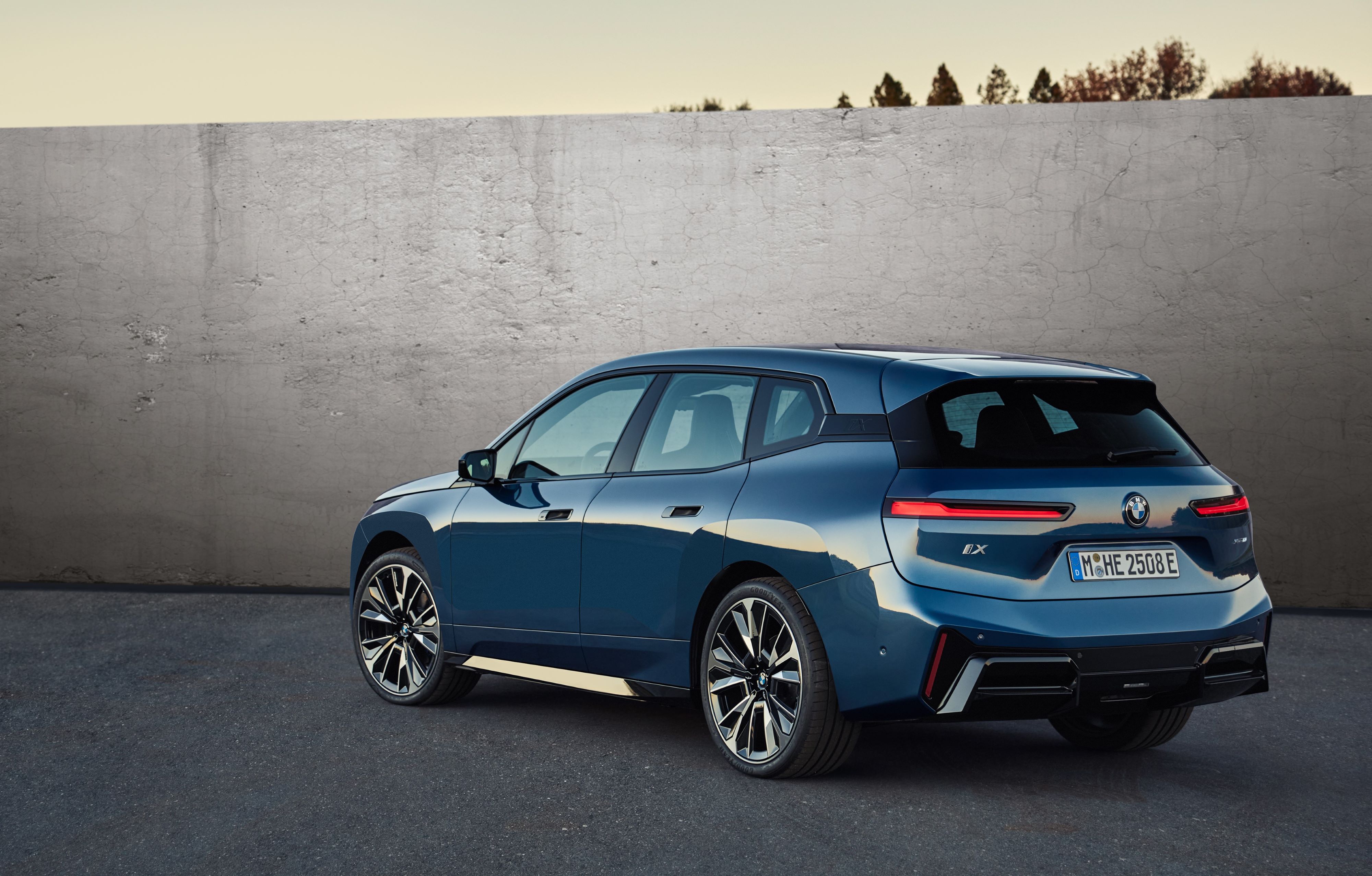 Updated 2026 BMW iX increases power and range – Empty Tank