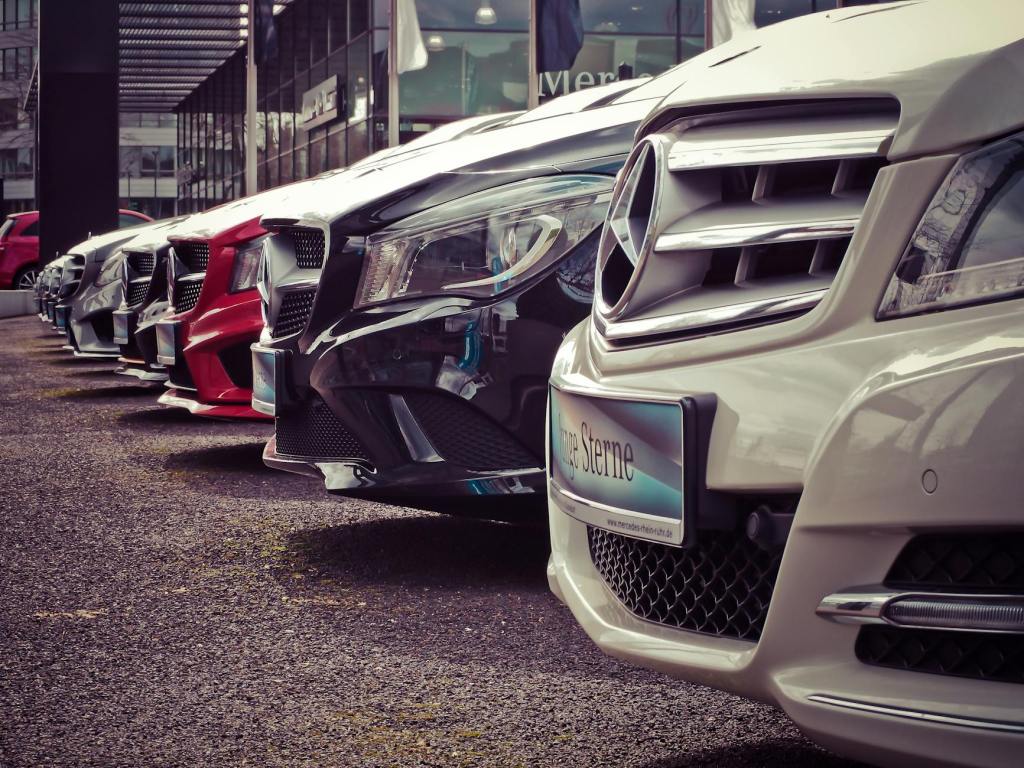 Average used vehicle prices dropped 6.6% in 2024, AutoTrader says ...