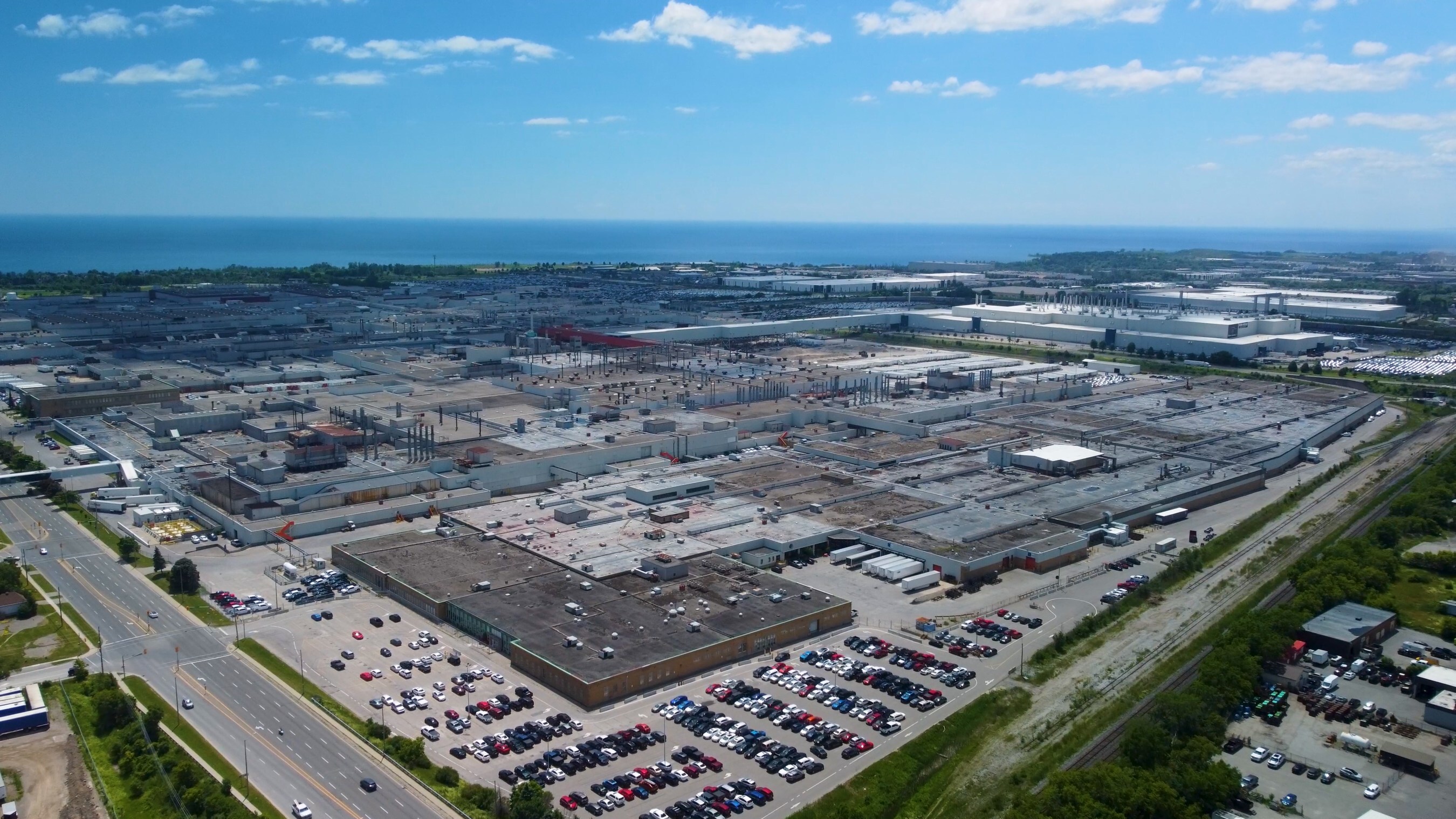 GM to cut one shift at Oshawa assembly plant – Empty Tank