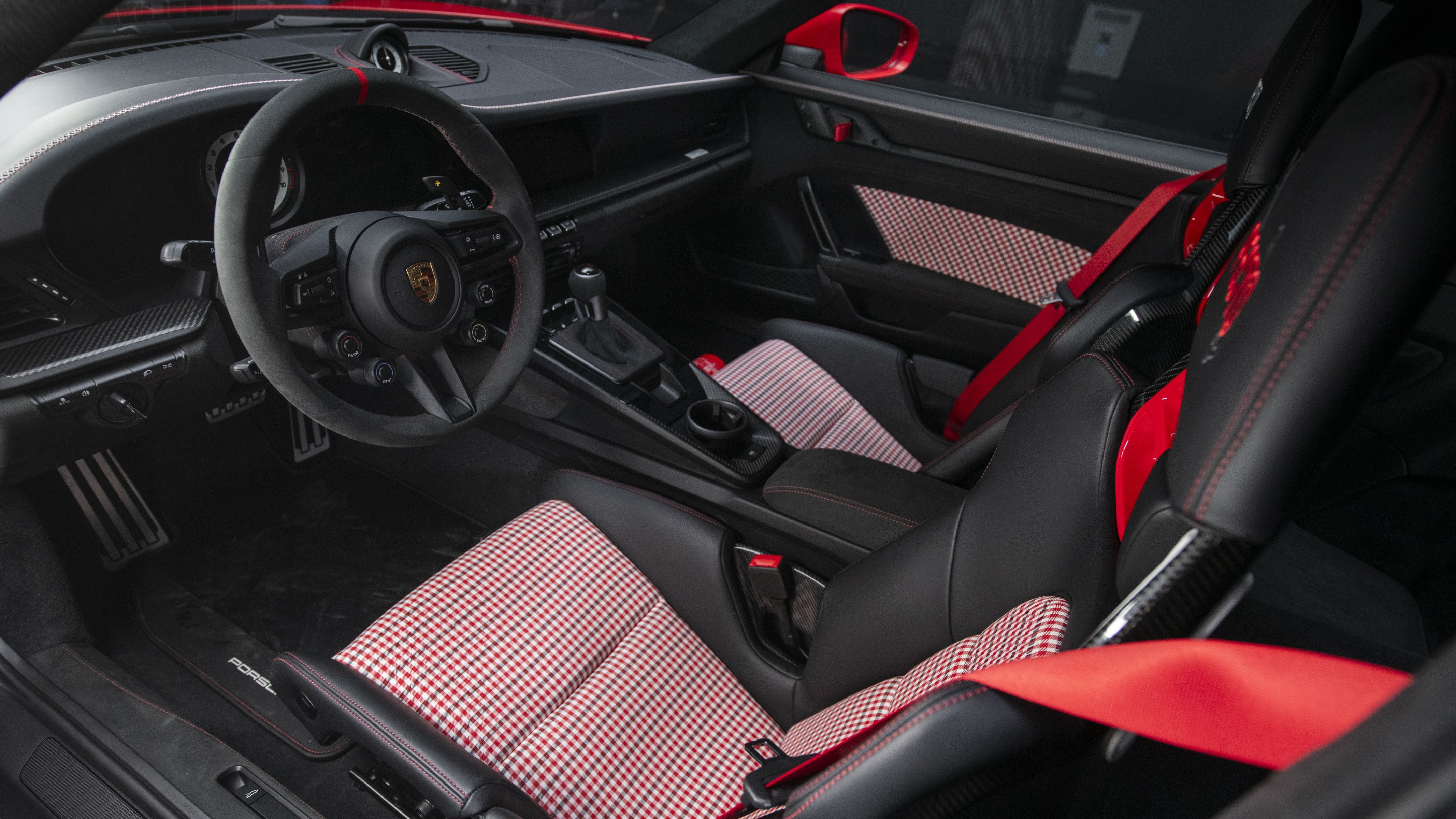 Porsche Canada auctioning Maple Leaf-wearing 911 GT3 RS – Empty Tank