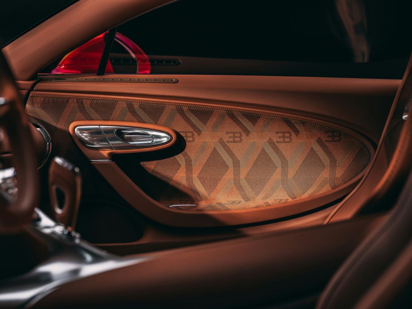 The Bugatti Veyron is back but this time it’s a party of one – Empty Tank