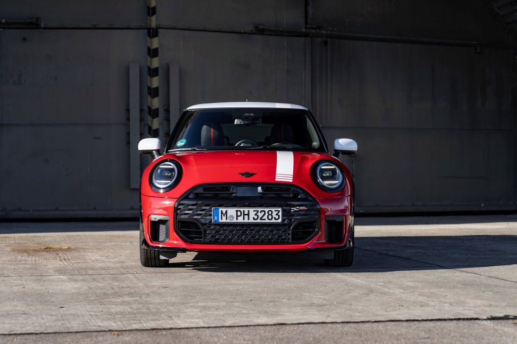 Mini unveils limited-edition 1965 Victory Edition car – Empty Tank